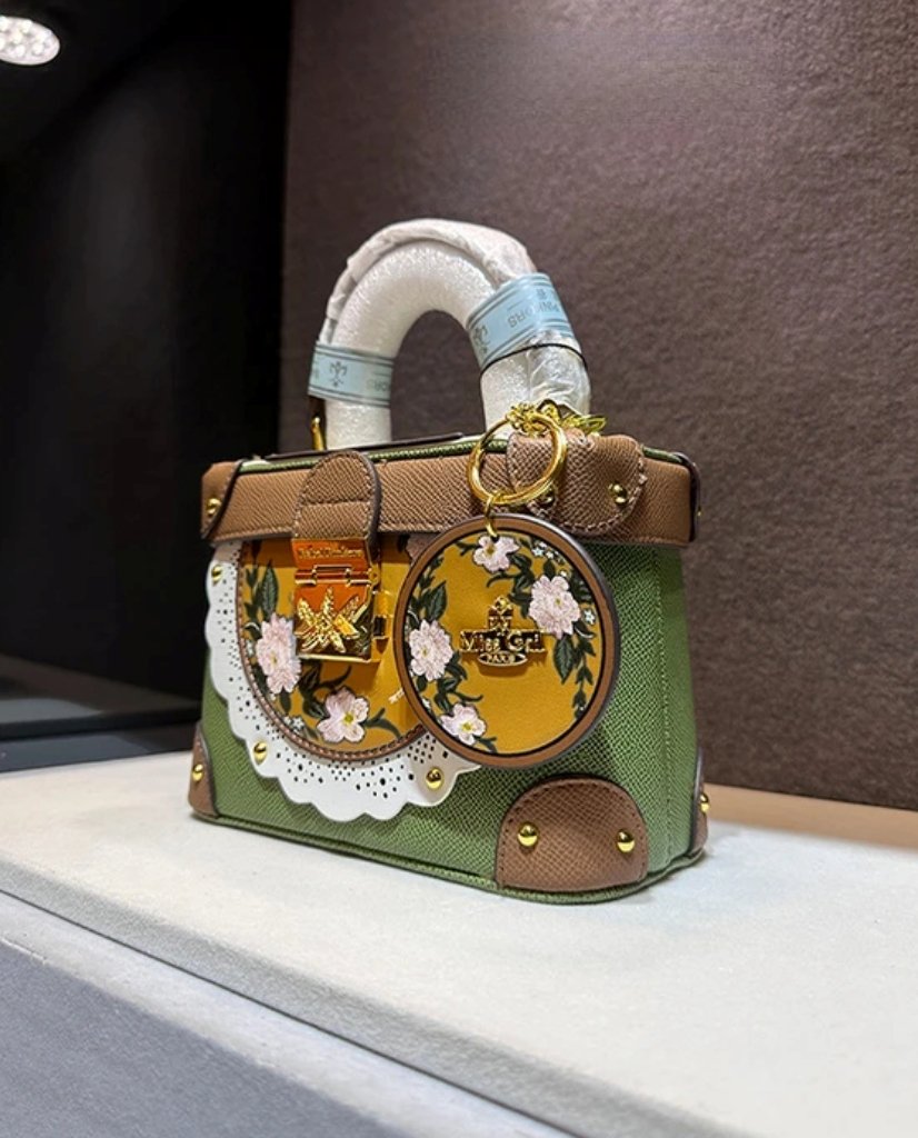 French Style Leather Crossbody Bag for Women | Niche Bucket Shoulder Bag